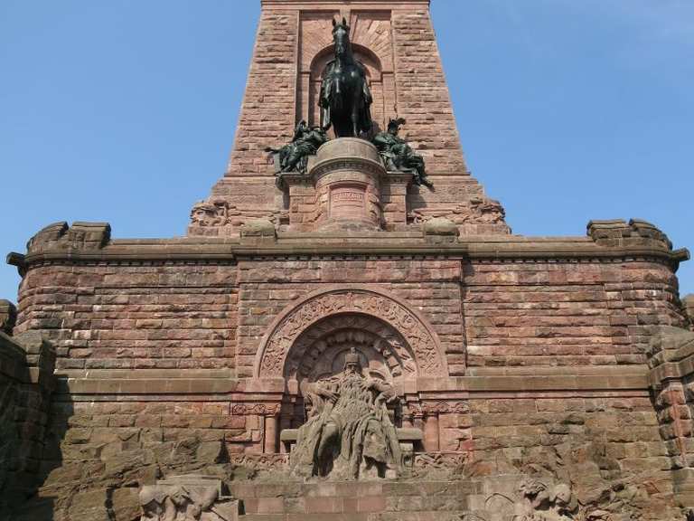 Reichsburg Kyffhausen mit dem Kyffhäuserdenkmal Routes for Walking and ...