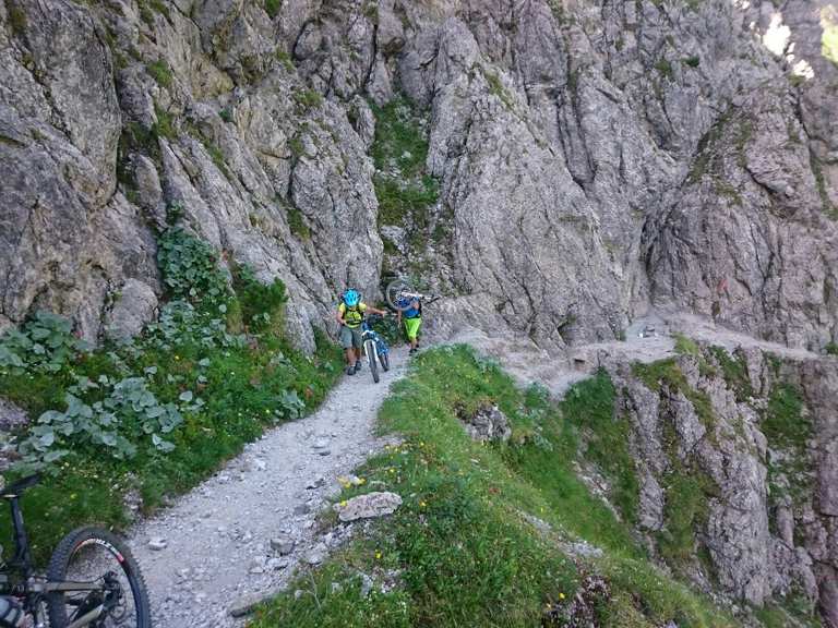 Hinauf zum Schrofenpass: Mountainbike-Touren | komoot