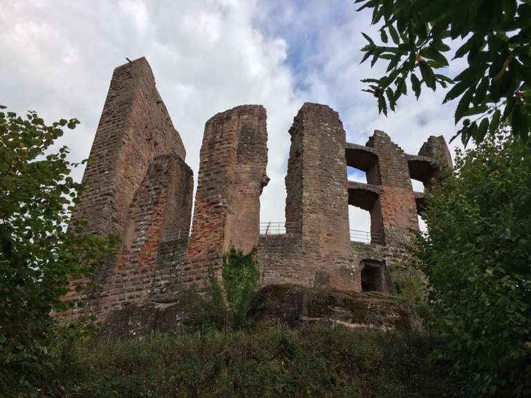 Burgruine Ramburg: Wanderungen und Rundwege | komoot