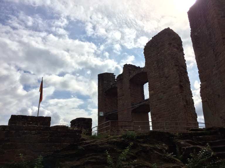 Burgruine Ramburg: Wanderungen und Rundwege | komoot