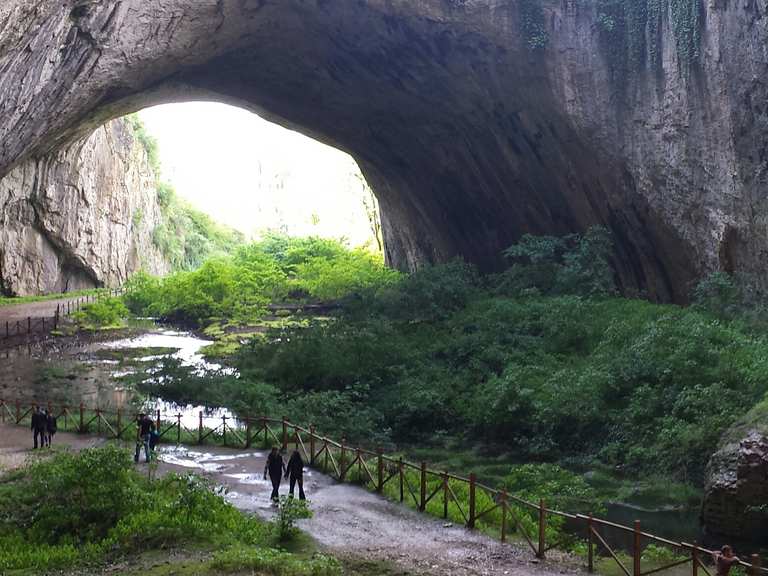 Devetashka peshtera (cave): Wanderungen und Rundwege | komoot