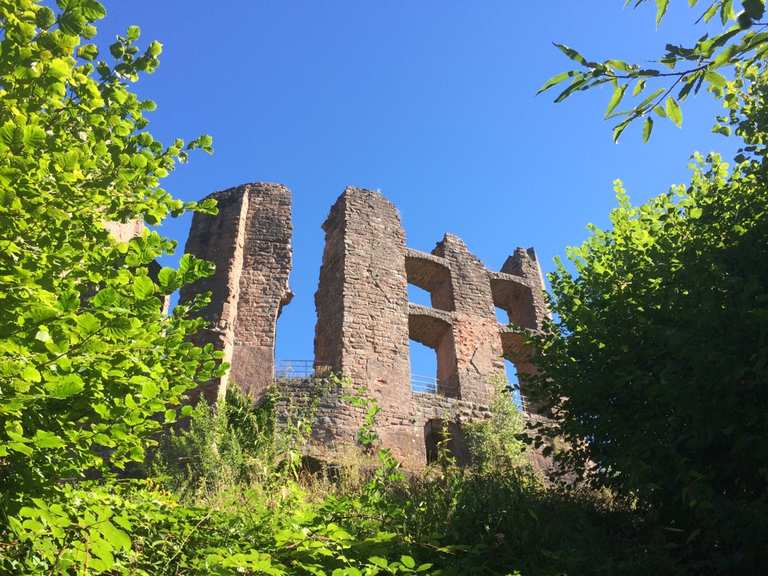 Burgruine Ramburg: Wanderungen und Rundwege | komoot