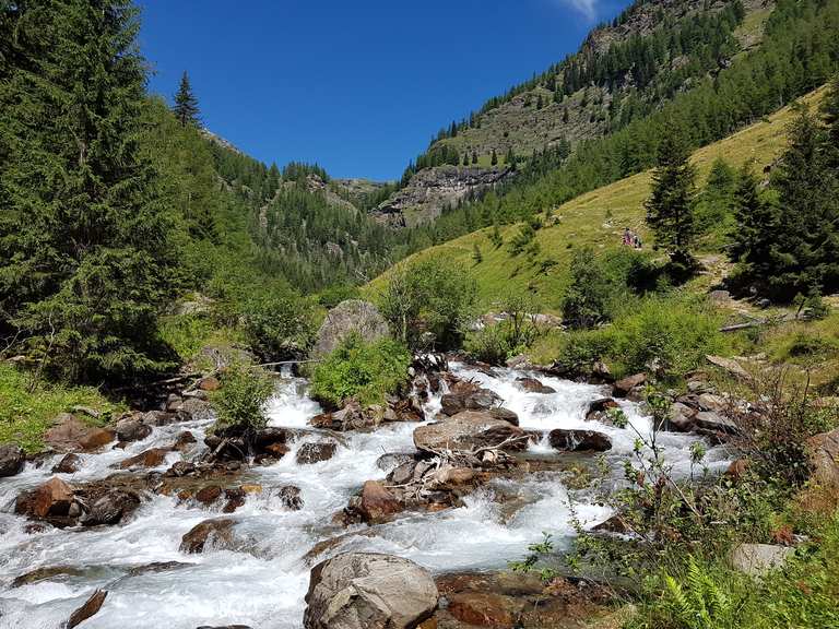 Al Rifugio Dorigoni attraverso le cascate di Saènt – giro ad anello nel ...