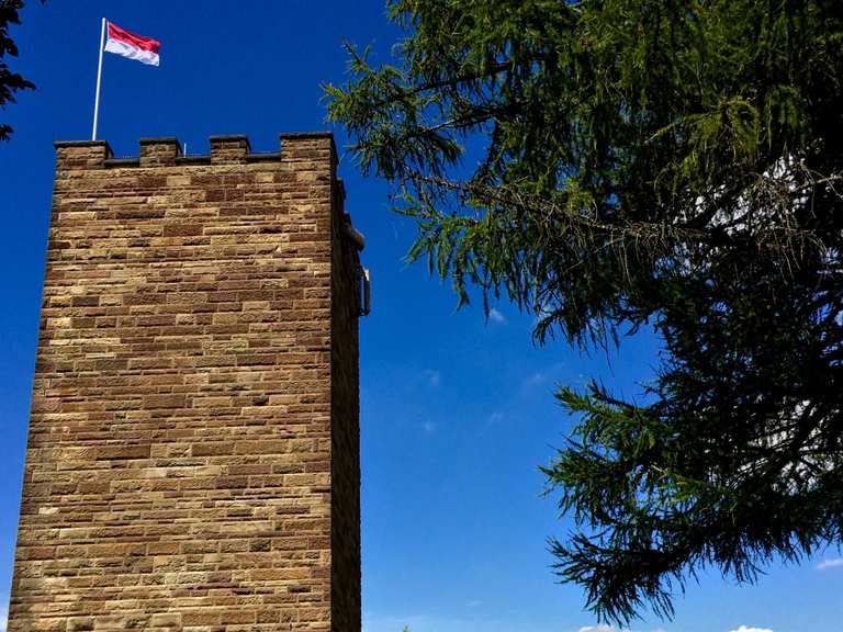 Schloss und Wasserturm Sternenfels: Wanderungen und Rundwege | komoot