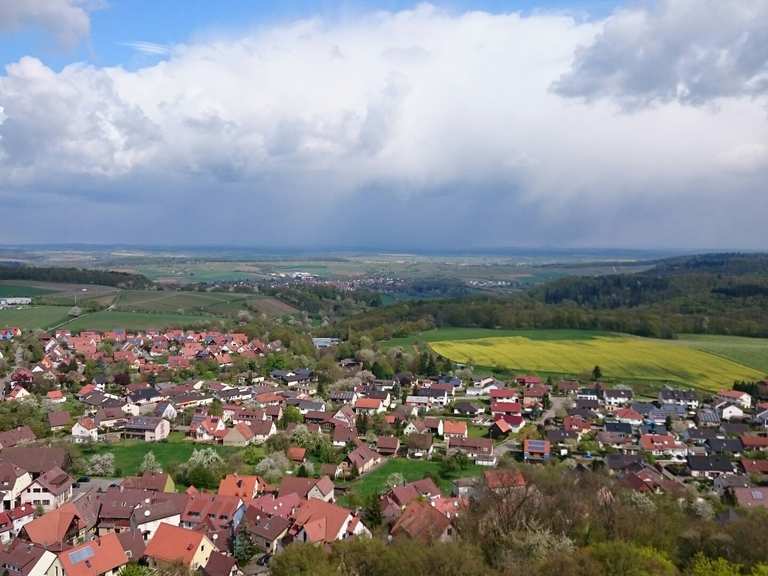 Schloss und Wasserturm Sternenfels: Wanderungen und Rundwege | komoot