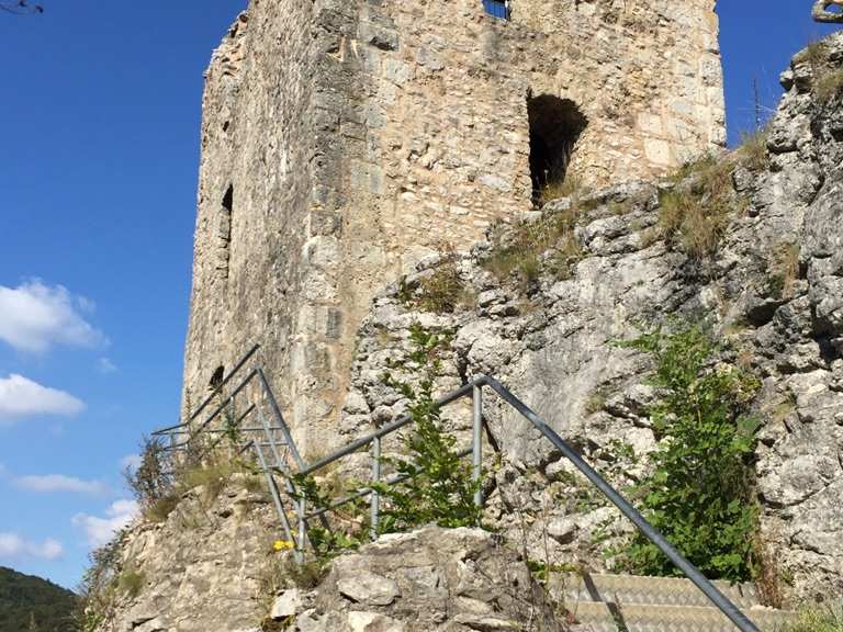 Neideck Castle Ruins: Wanderungen und Rundwege | komoot