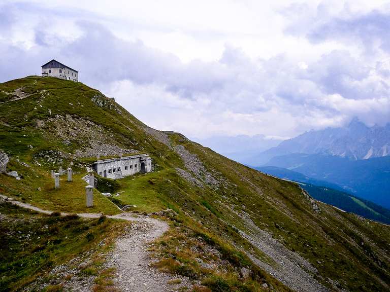 Gipfel des Monte Elmo: Wanderungen und Rundwege | komoot