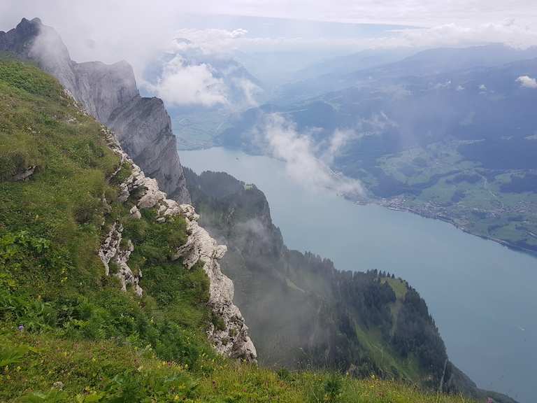 Leistchamm‑Gipfel: Wanderungen und Rundwege | komoot