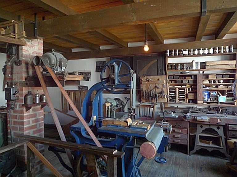 Mausefallenmuseum, Neroth Routes for Walking and Hiking | Komoot