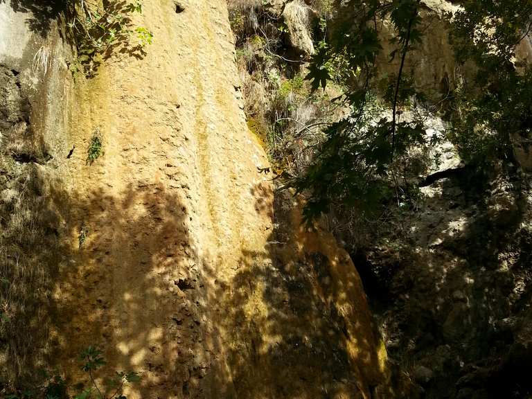 Mylonas Wasserfall: Wanderungen und Rundwege | komoot