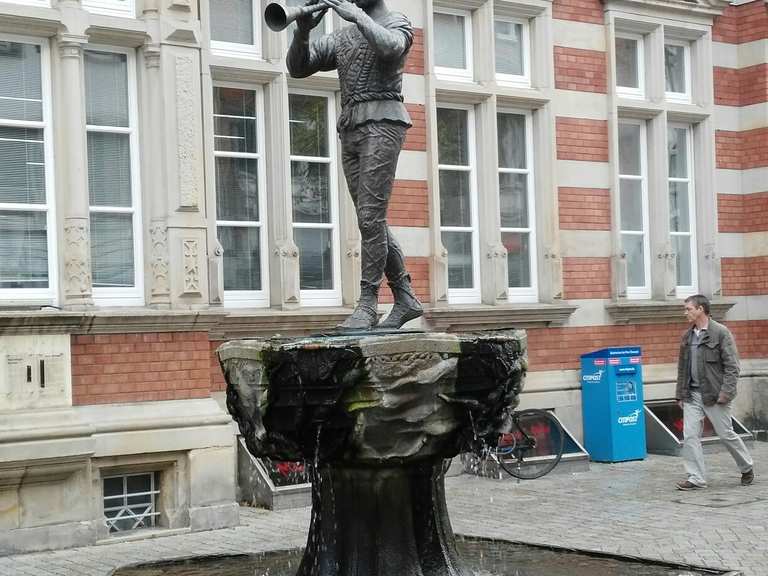 Rattenfänger Statue Hameln Routes for Walking and Hiking | Komoot