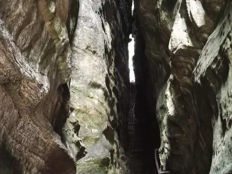 Perekop-Felsspalte und Aussichtspunkt: Wanderungen und Rundwege | komoot