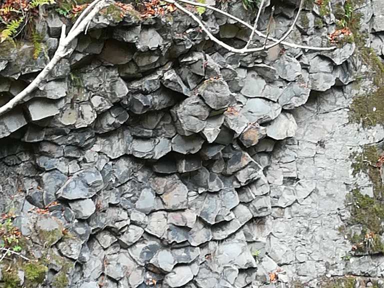 Alter Basaltsteinbruch: Wanderungen und Rundwege | komoot