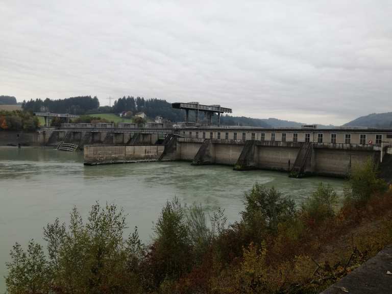 Blick auf das Kraftwerk Passau-Ingling : Radtouren und Radwege | komoot