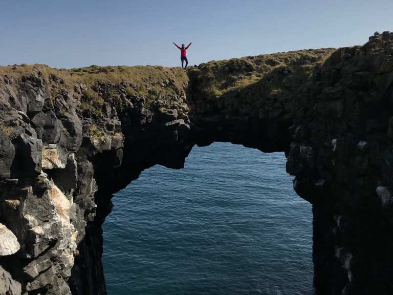 Gatklettur („Hellnar Arch“) – Midgja Itinerario ad anello da Ólafsvík ...