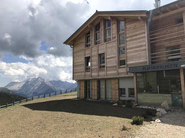 Rifugio Sasso Piatto (Plattkofelhütte) Routes for Walking and Hiking ...