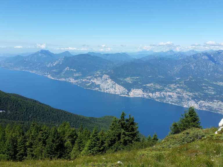 Stazione Monte Baldo – Aussicht vom Mt. Baldo loop from Malcesine ...