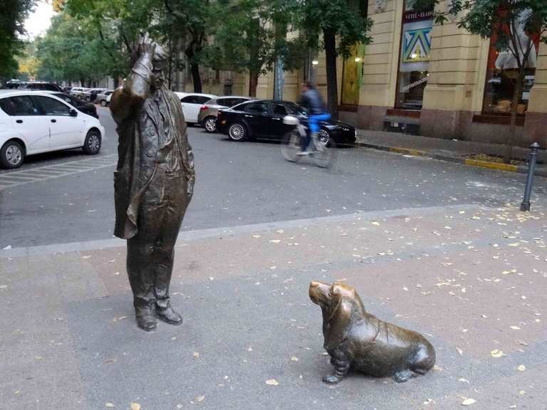 Columbo Statue - Columbo-szobor / Budapest: percorsi escursionistici e ...