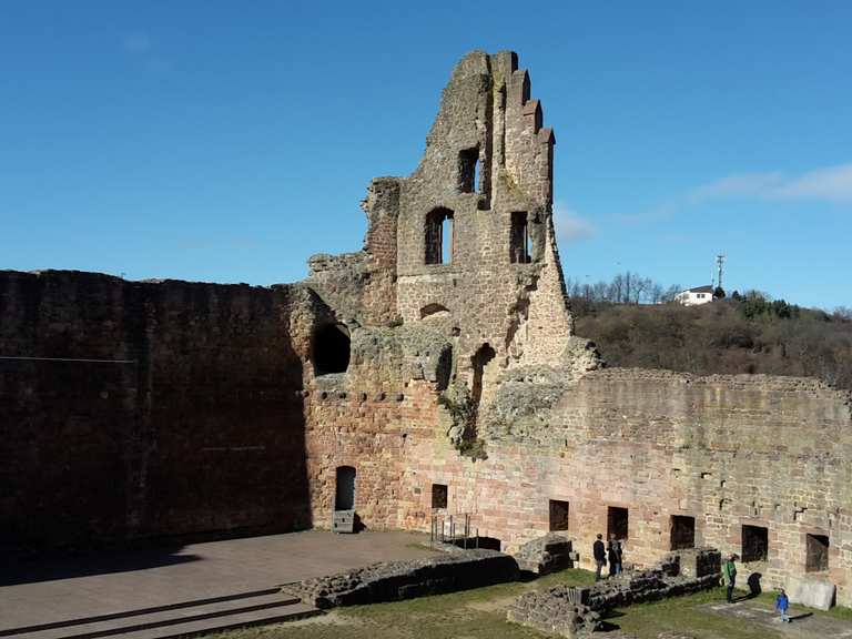 Burg Neuleiningen mit Museum im Burgturm Routes for Walking and Hiking ...