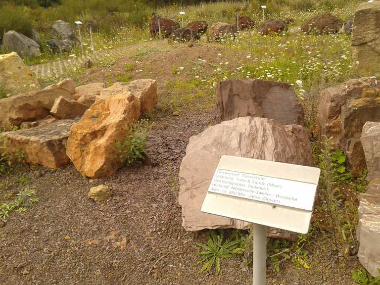 Vulkanerlebnispark Mosenberg bei Bettenfeld Routes for Walking and ...