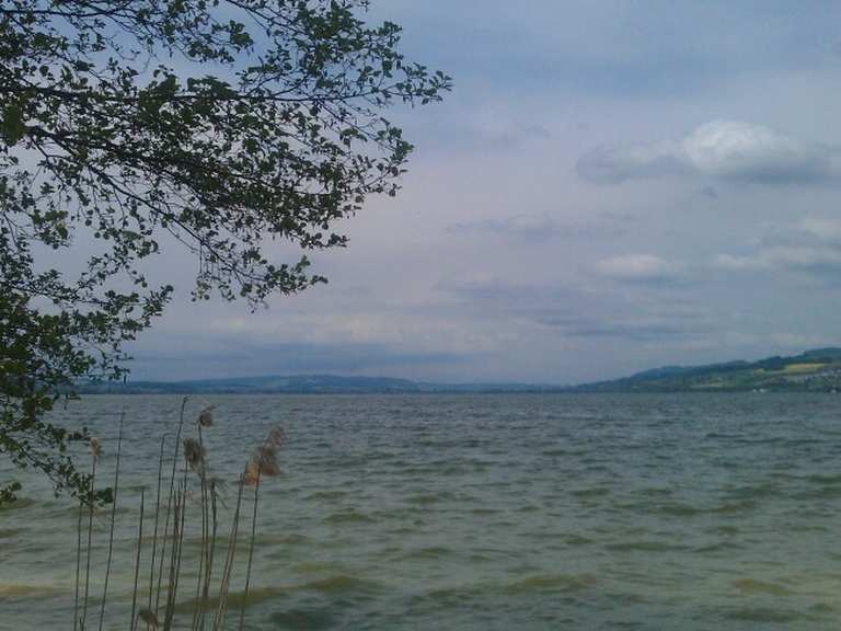 Aire de pique-nique au bord du lac de Sempach - Itinéraires vélo et ...