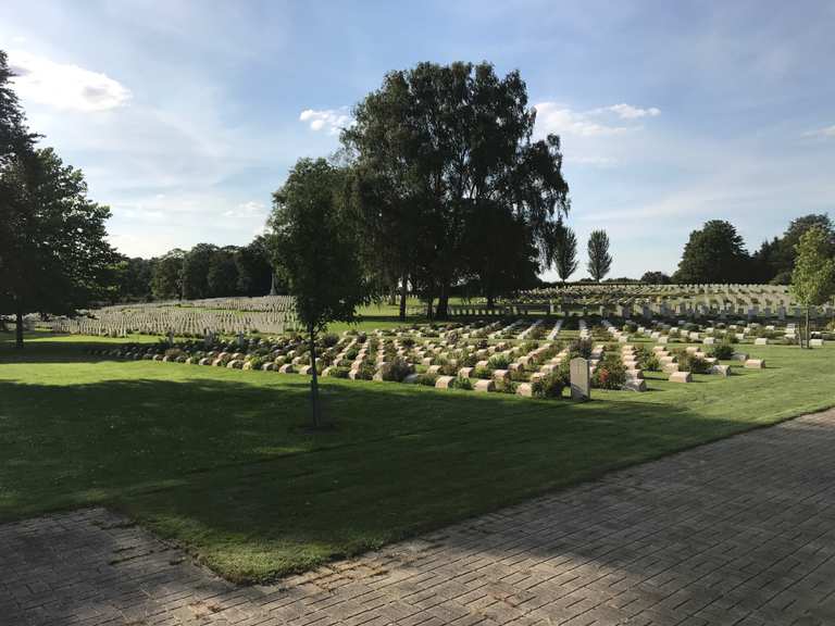 Hanover War Cemetery - Cycle Routes and Map | Komoot