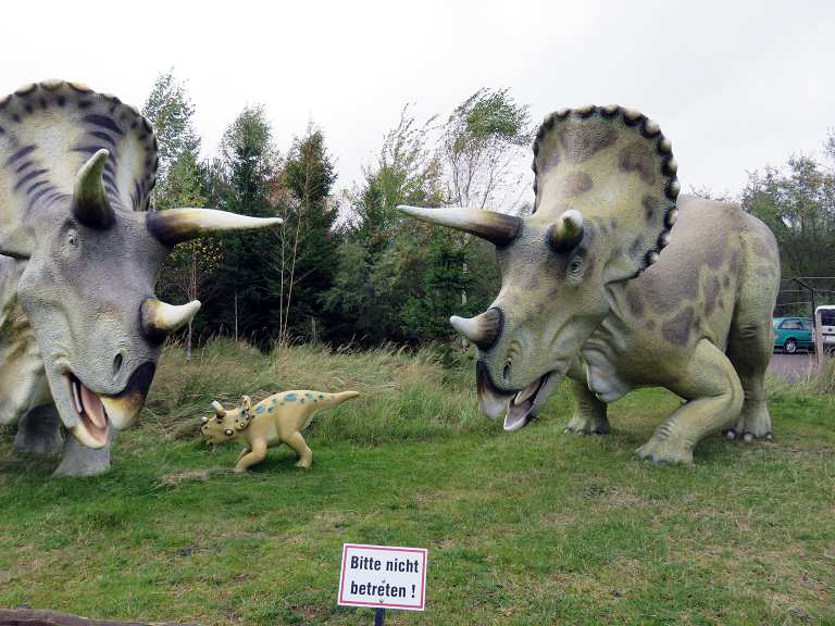 Tier- und Freizeitpark Germendorf & Saurierpark: Wanderungen und ...