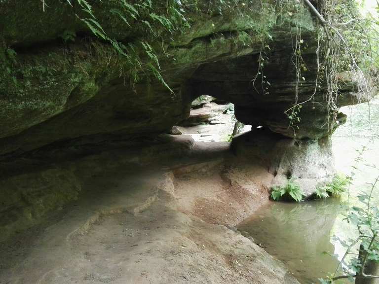 Gustav-Adolf-Höhle - Itinéraires de rando et marche | Komoot