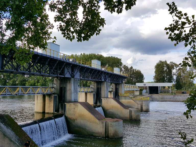 Stuw van Linne, waterkrachtcentrale en vistrap fietsroutes en kaart ...