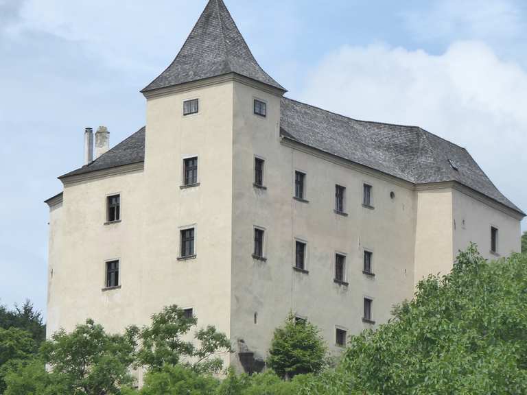 Blick auf Burg Wildegg Routes for Walking and Hiking | Komoot