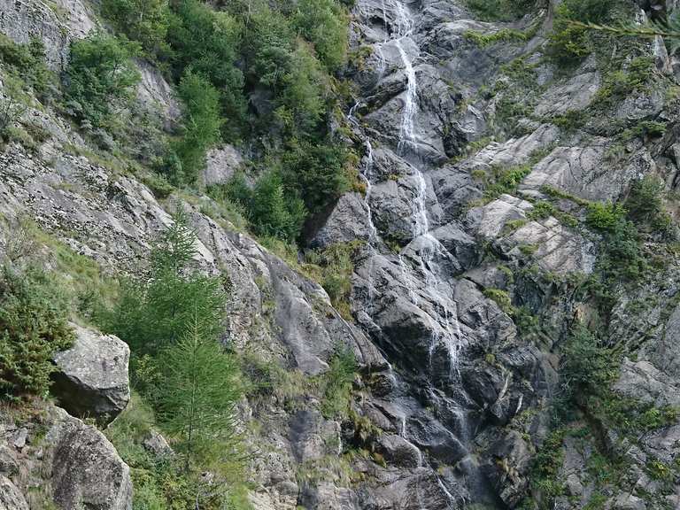 Wasserfall in der Schlucht der 1000 Stufen: Wanderungen und Rundwege ...
