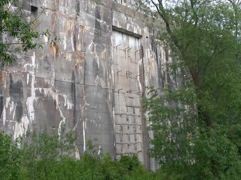 Gedenkstätte U-Boot Bunker Valentin - Cycle Routes and Map | Komoot