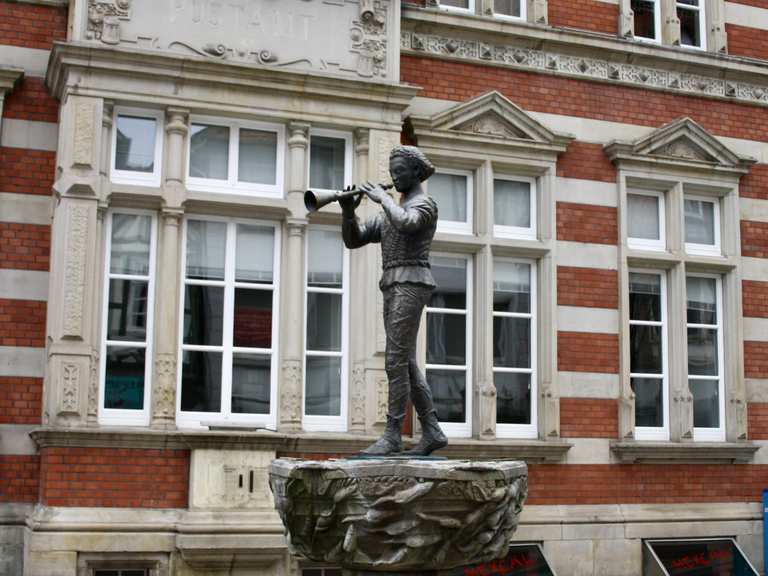 Rattenfänger Statue Hameln Routes for Walking and Hiking | Komoot