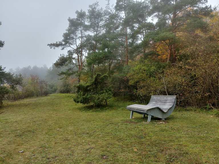 Ławka z widokiem na Dolną Frankonię – trasy piesze | Komoot