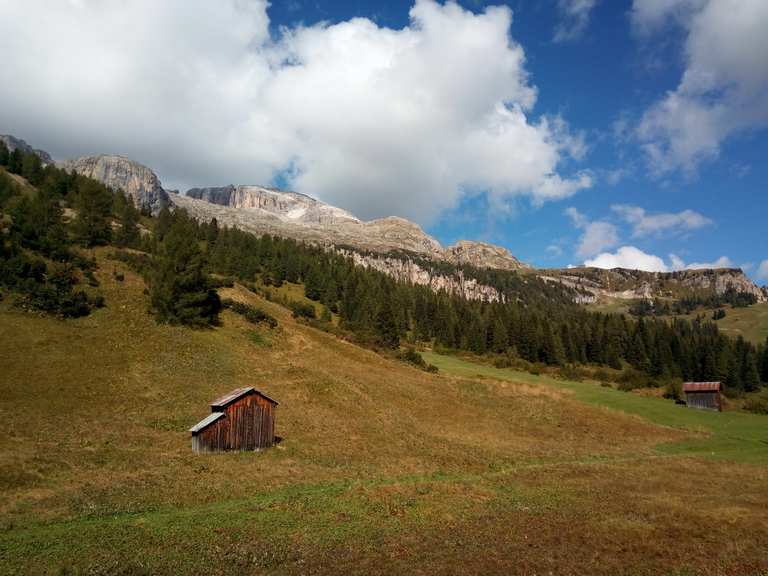Corvara desde arriba y Paso del Sella - Recorrido circular desde Santa ...