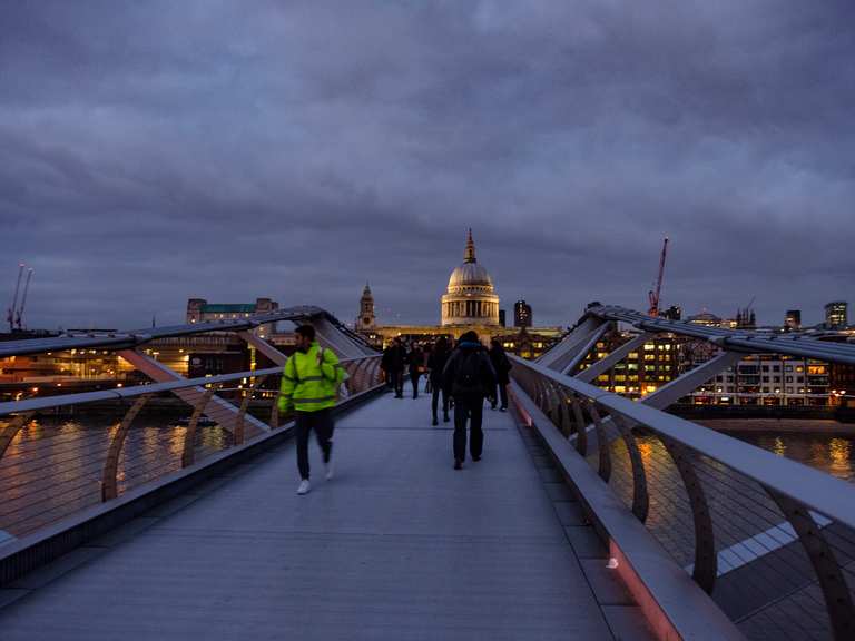 Millennium Bridge - Routes for Walking and Hiking | Komoot