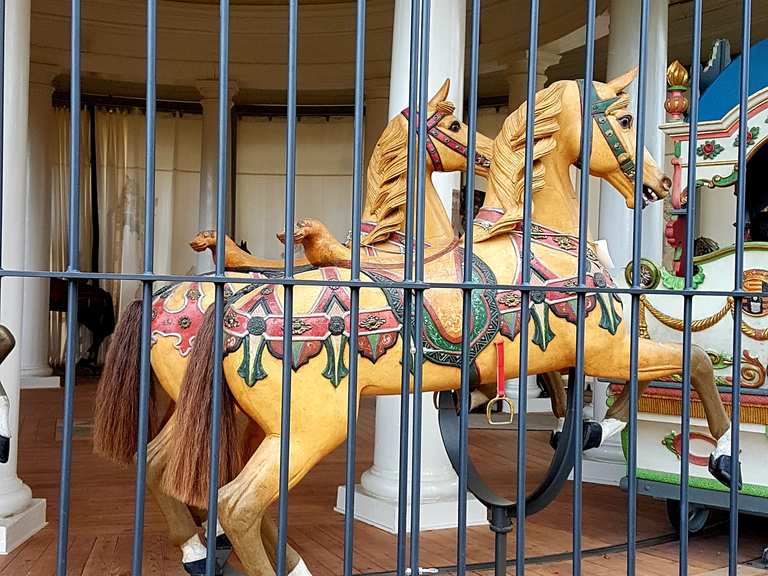 Historisches Karussell Hanau - Wilhelmsbad Routes for Walking and ...