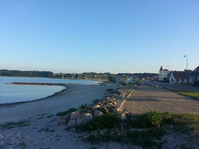 Hejlsminde Strand, bei Christiansfeld Routes for Walking and Hiking ...