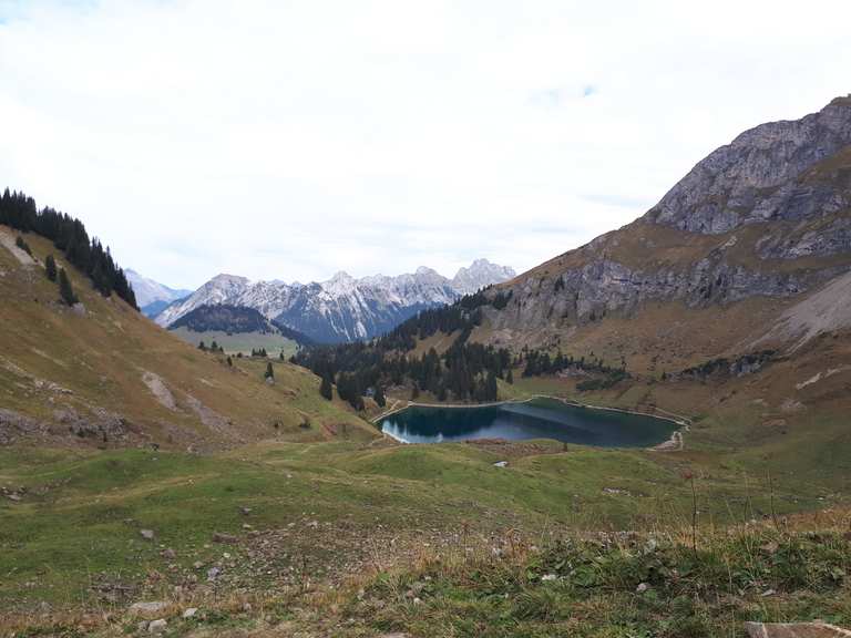 Lac Lioson – Blick auf den Lac Lioson Runde von Le Sépey | Wanderung ...