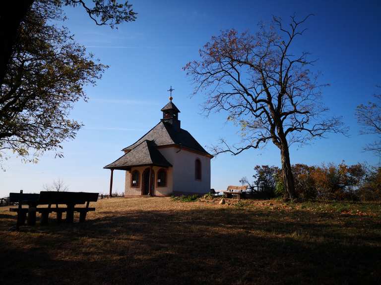 Mater-Dolorosa-Kapelle auf der Kleinen Kalmit: Wanderungen und Rundwege ...