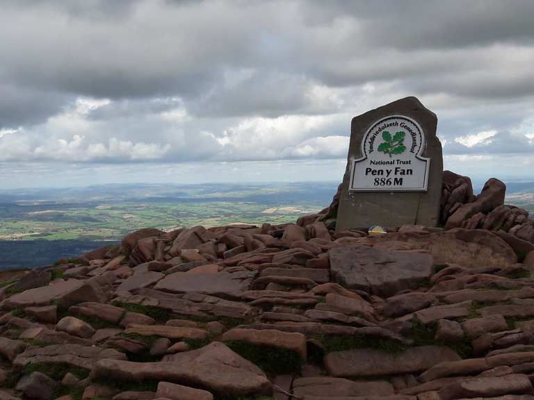 Pen y Fan Summit - Powys, Wales | Hiking Tips & Photos | Komoot