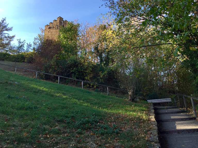 Schloss und Wasserturm Sternenfels: Wanderungen und Rundwege | komoot