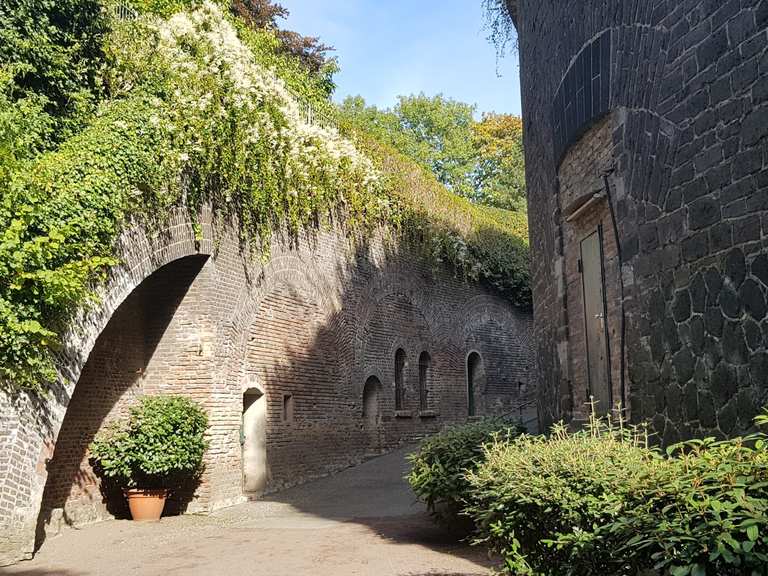 Fort X mit Rosengarten : Radtouren und Radwege | komoot