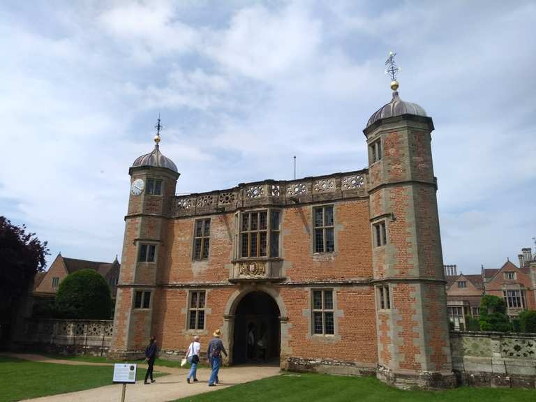 The Tudor Gatehouse. Routes for Walking and Hiking | Komoot