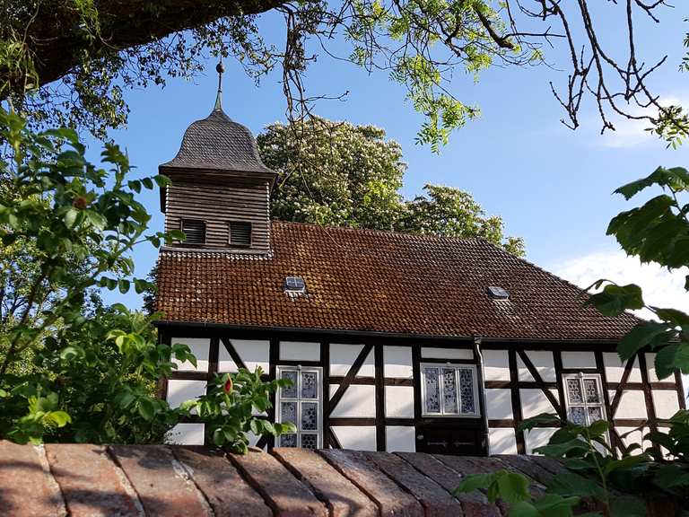 Dorfkirche Kratzeburg: Wanderungen und Rundwege | komoot