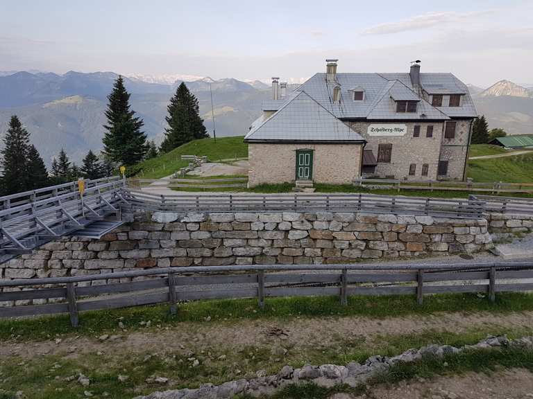 Schafbergalm – Station der Bergbahn: Wanderungen und Rundwege | komoot