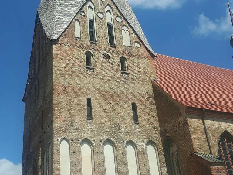 Schloss und Schlossplatz Bützow - Cycle Routes and Map | Komoot