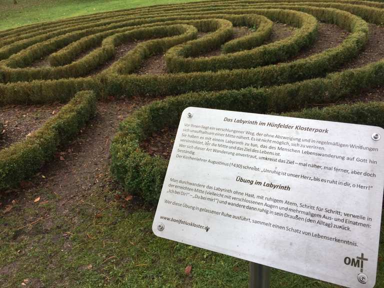 Labyrinth Routes for Walking and Hiking | Komoot