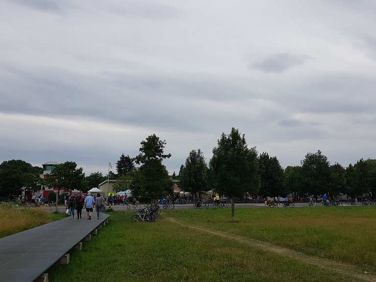 Alter Flugplatz Bonames mit Towercafé - Cycle Routes and Map | Komoot