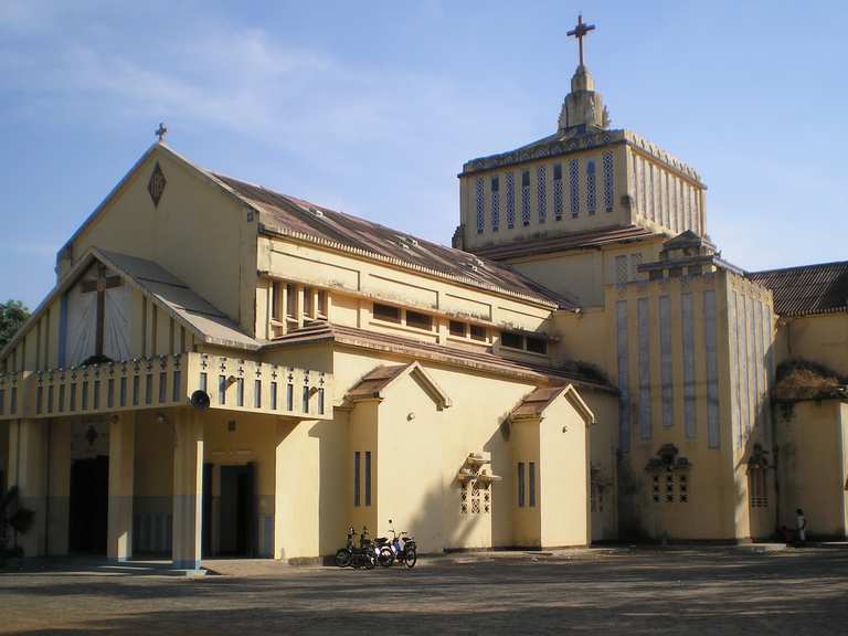 Cathédrale Sainte Anne de Thiès Routes for Walking and Hiking | Komoot